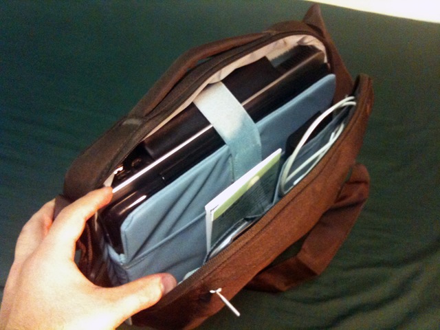 Mini Review: Belkin Messenger Bag