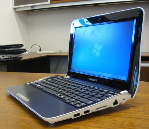 Closer Look at the Samsung NF210 Netbook