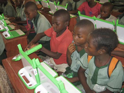 Nigerian Students Get OLPC Laptops